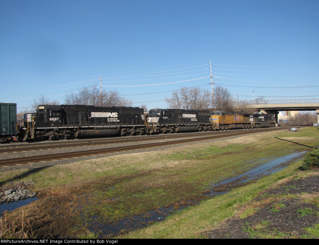 NS 6697, 6792, 9398; UP 6035